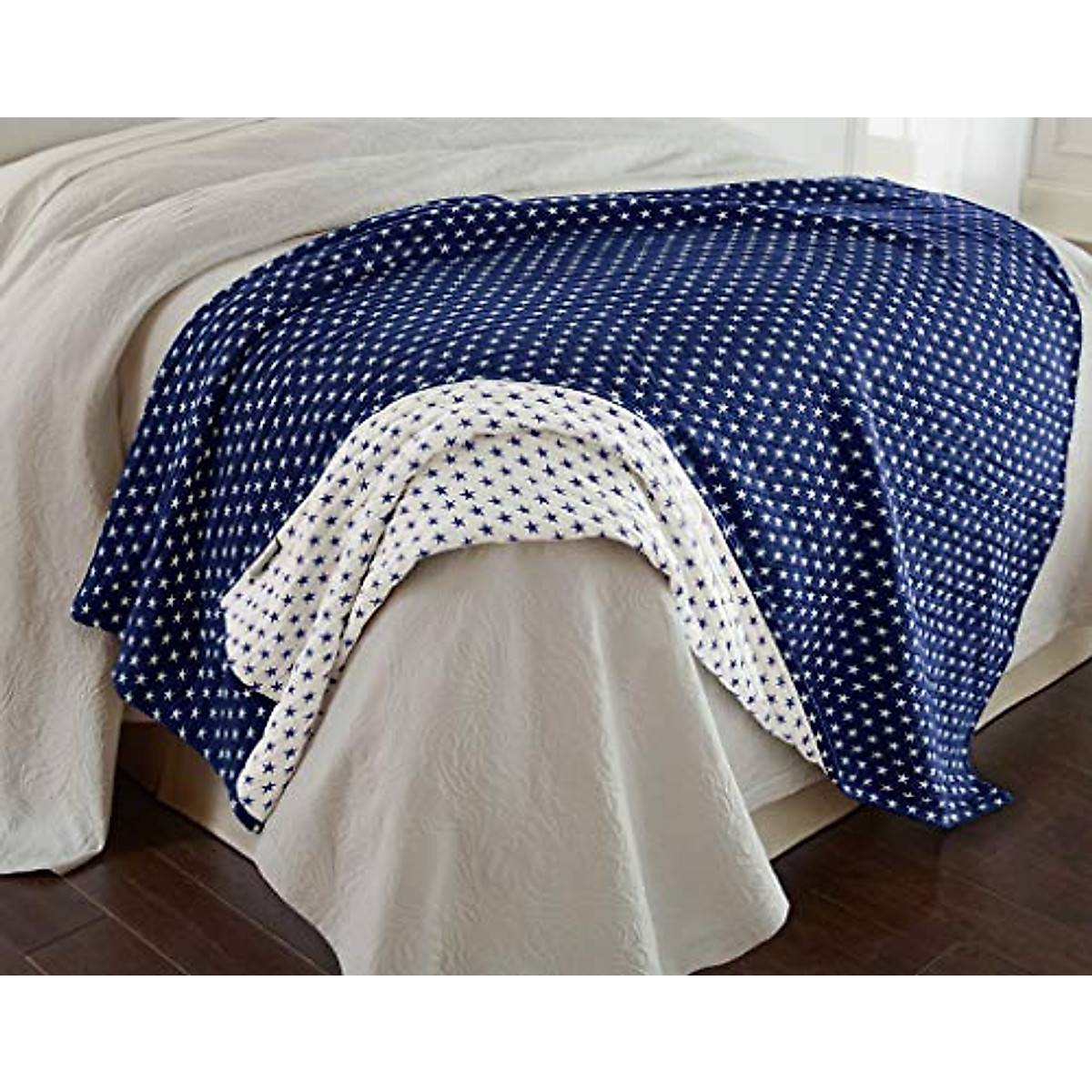 Sterling Creek Dawson Star Muslin Cotton Blanket Three Layers Lightweight Breathable Gauzy Blanket for Adults, All Season (Throw, Navy)