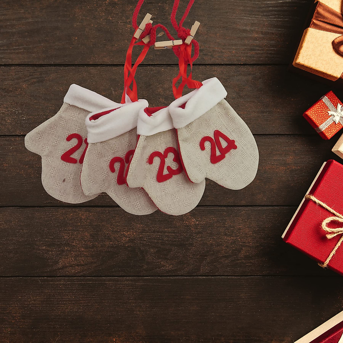 Winter Mitten Christmas Coundown Holiday Garland, Cute Home Decor Christmas Activities for Kids, Style May Vary