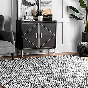 nuLOOM Natosha Indoor/Outdoor Chevron Striped Accent Rug, 2x3, Silver