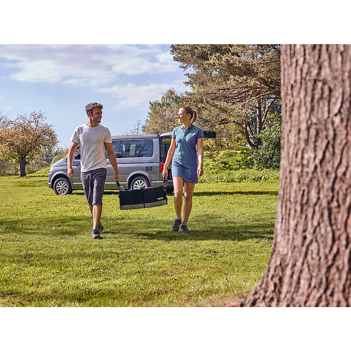 Thule Go Box Organizer - Medium size - Sturdy Trunk Organizer - Foldable - Water Resistant - Attachable Cover - Cargo Storage Accessory