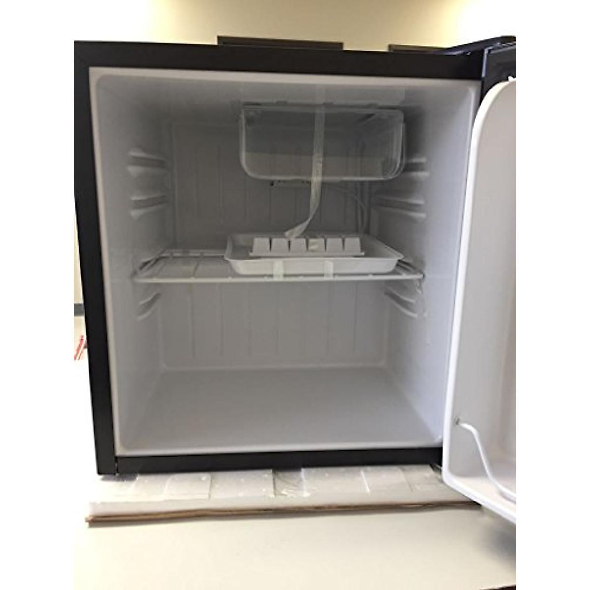 RCA 1.6 Cubic Foot Fridge, Black