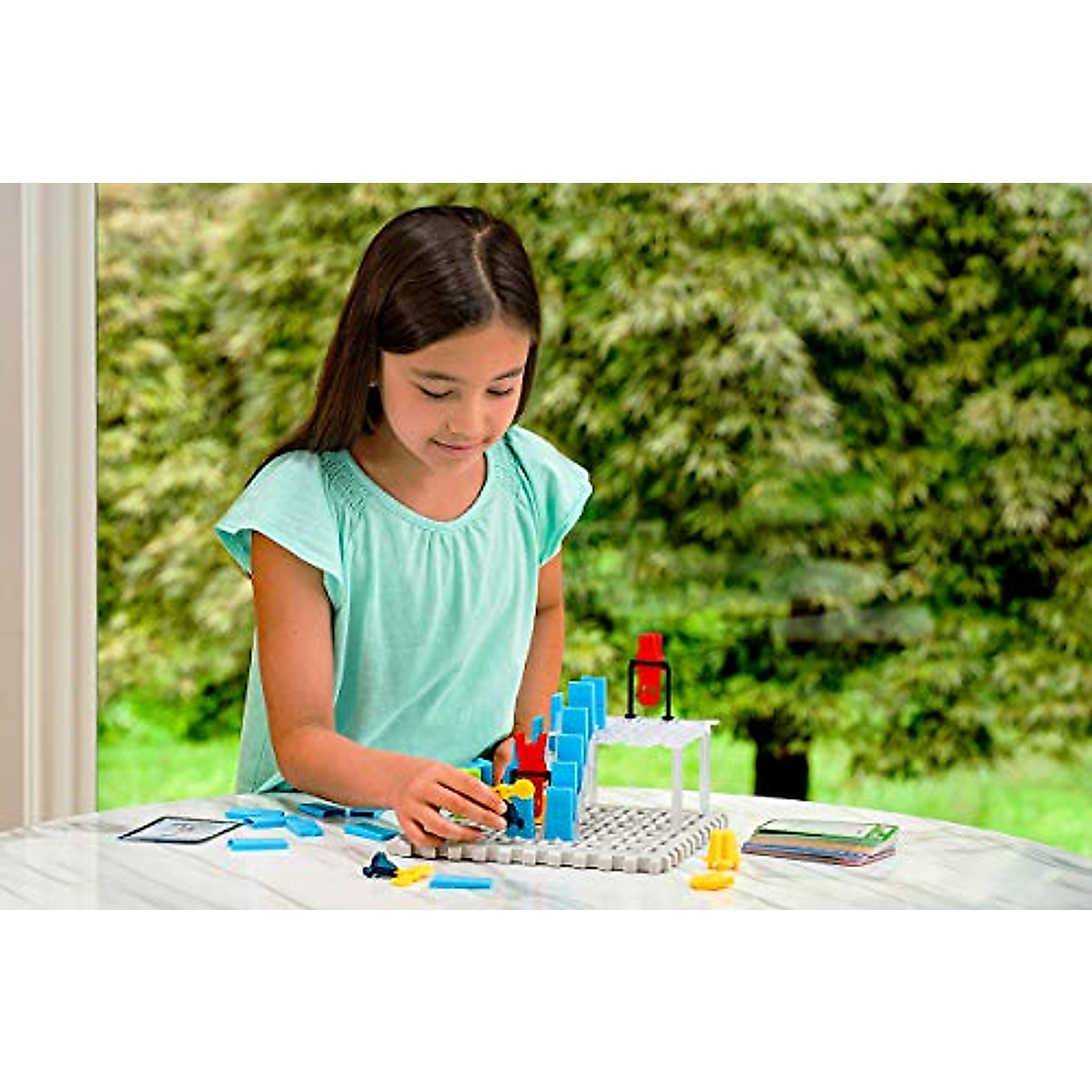 ThinkFun Domino Maze STEM Toy and Logic Game for Boys and Girls Age 8 and Up - Combines the Fun of Dominos With the Challenge of a Puzzle