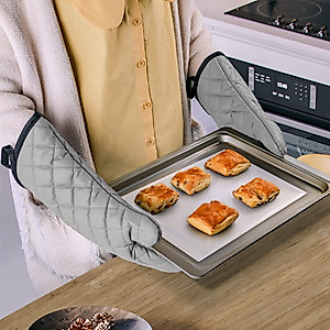 ARCLIBER Oven Mitts and Double Mitts Pot Holder Set