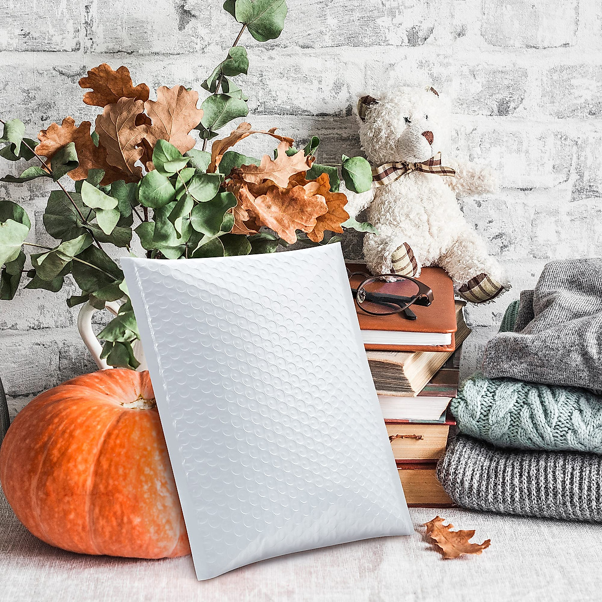 UCGOU Bubble Mailers 8.5x12 Inch White 25 Pack Poly Padded Envelopes #2 Medium Mailing Opaque Packaging Postal Self Seal Waterproof Boutique Shipping Bags for Clothes Makeup Supplies