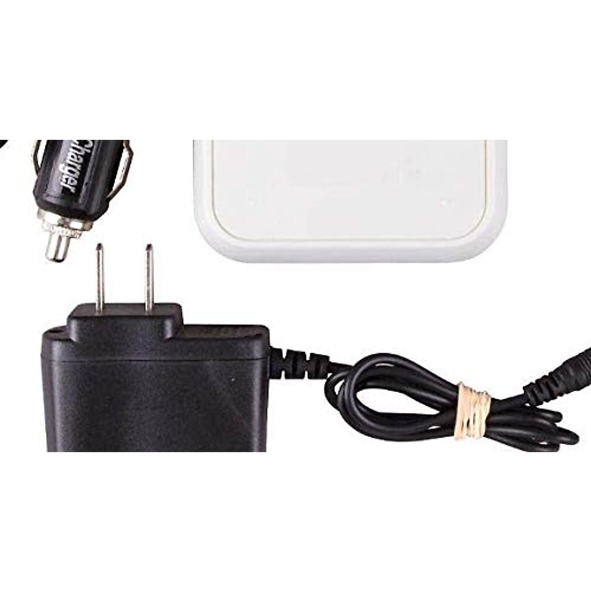 Deluxe 6082FA 12V/110V Aerator, Water-Resistant Live Bait Fishing Aerator, White