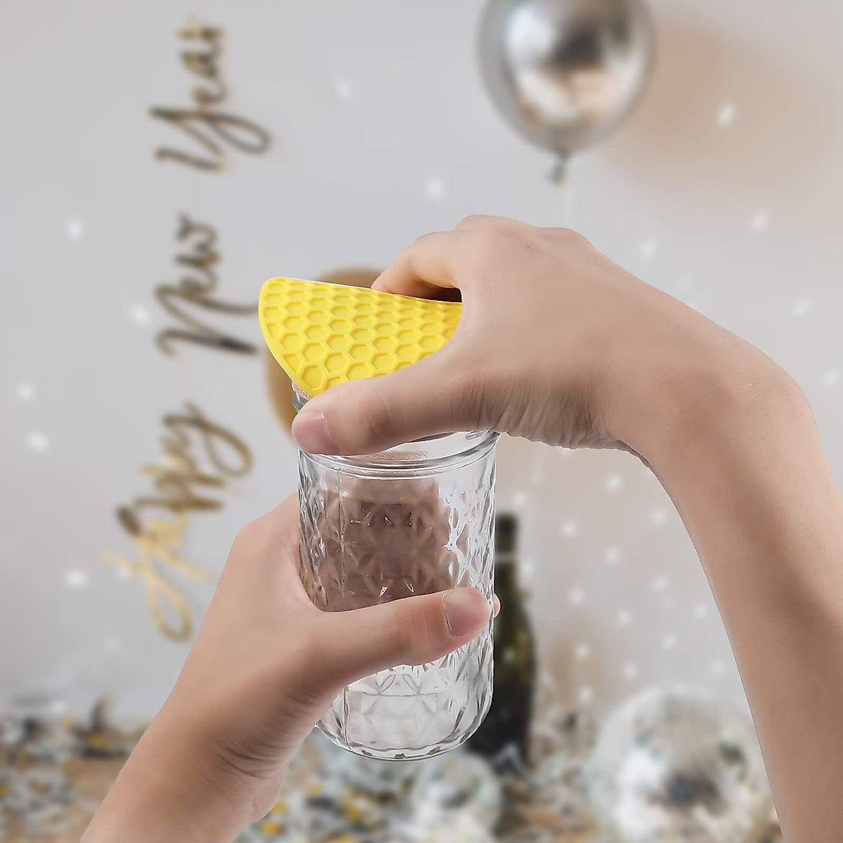 LUTER 4pcs Jar Gripper Pads, Honeycomb Silicone Jar Opener Grippers Multifunctional Round Rubber Jar Gripper Pads for Elderly Kids Arthritic Hands (Multicolor)