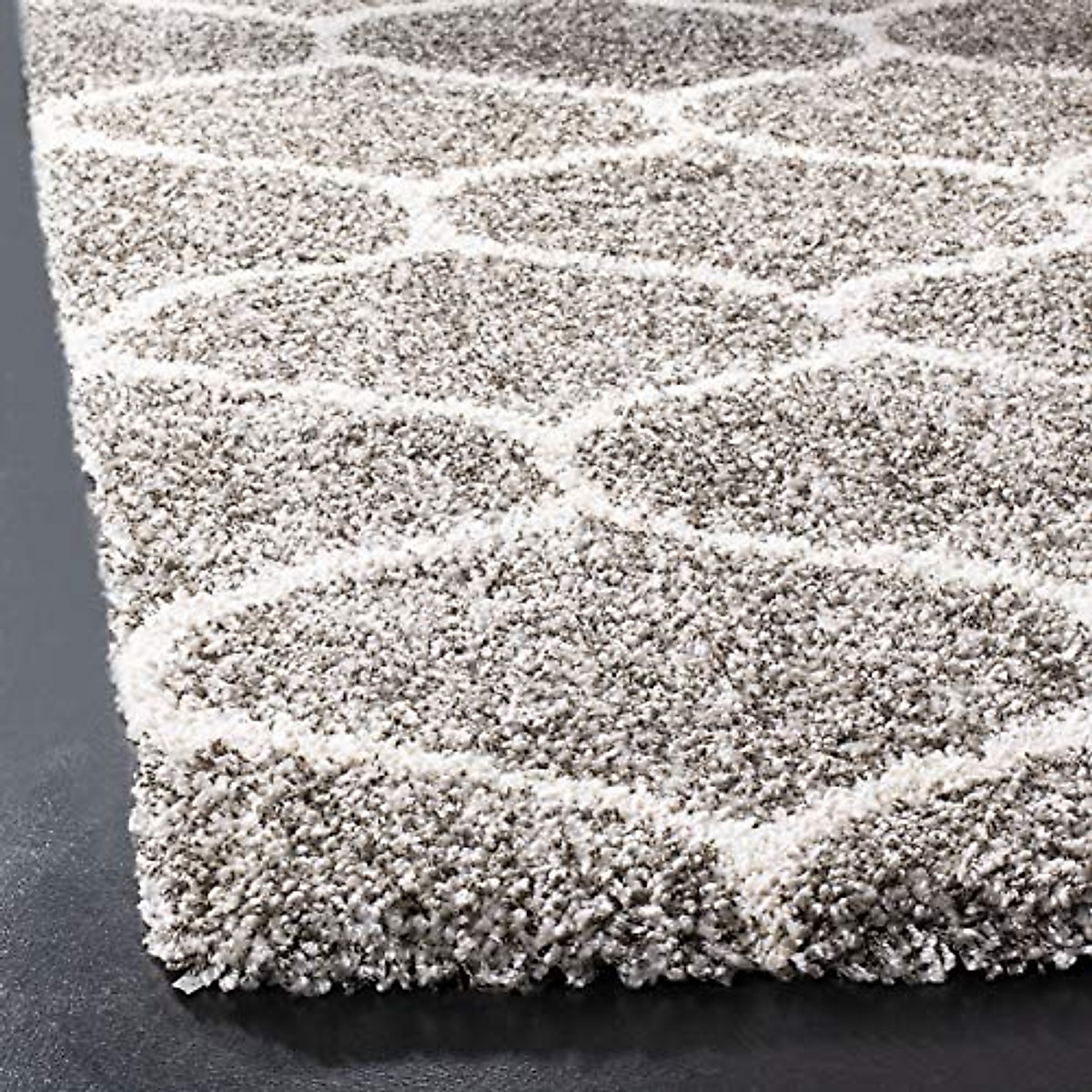 SAFAVIEH Hudson Shag Collection Accent Rug - 4' x 6', Grey & Ivory, Trellis Design, Non-Shedding & Easy Care, 2-inch Thick Ideal for High Traffic Areas in Entryway, Living Room, Bedroom (SGH280B)