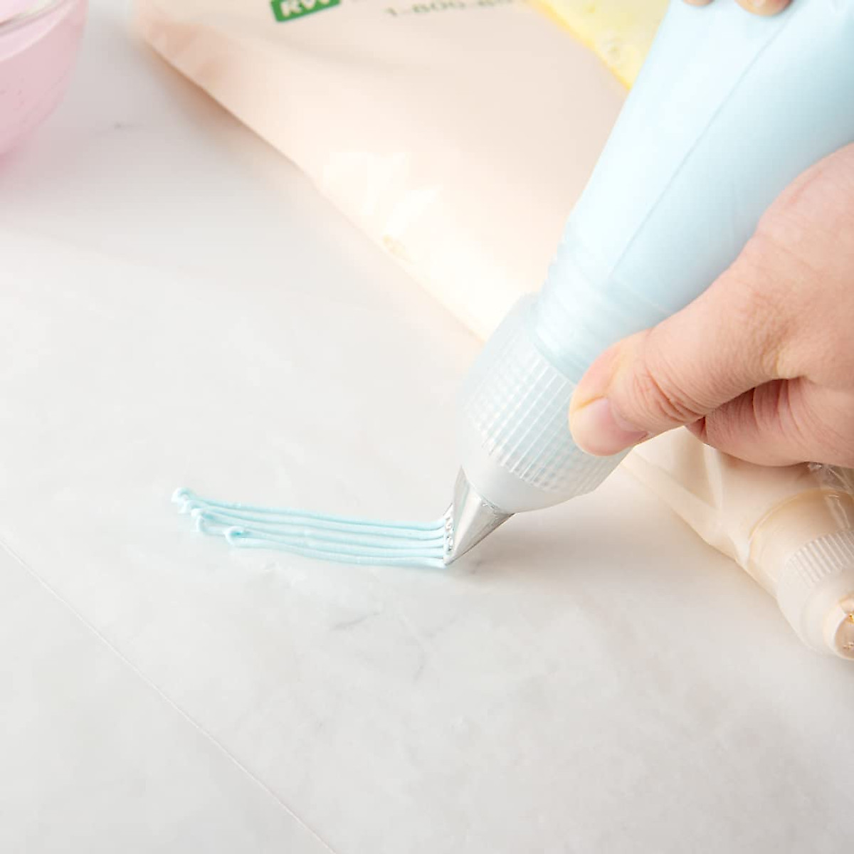 Restaurantware Pastry Tek Icing Tip 1 Musical Scale Decorating Tip - #134 Dent-Resistant Stainless Steel Cake Tip Dishwasher-Safe Decorate Cupcakes Cakes or Cookies