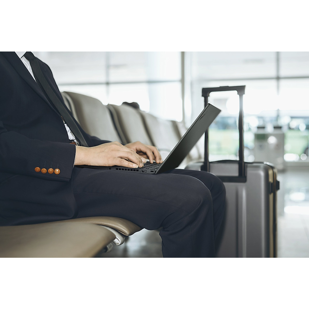 Lenovo ThinkPad X1 Carbon Laptop, High Performance Windows Laptop, (Intel Core i7, 16 GB RAM, 512GB SSD, Windows 10 Pro), 20KH002JUS