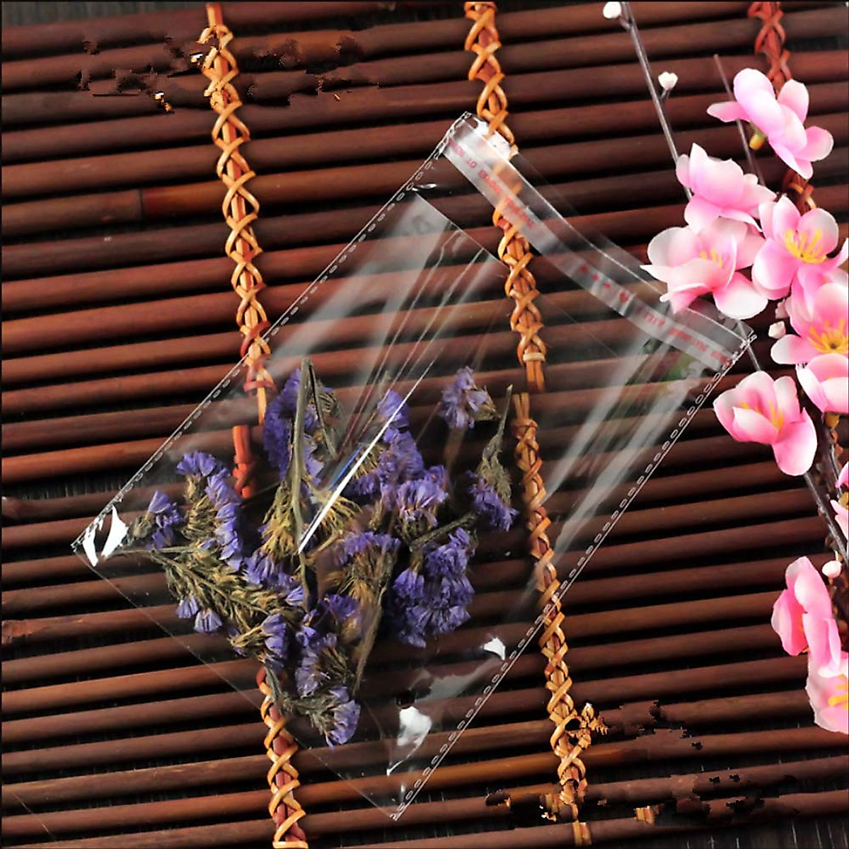 200ct Clear Plastic Bags Clear Resealable Cellophane Bags 5.5"x6.7"-1.4 mils Thick Self Sealing OPP Cello Bags for Bakery Cookies Bags Candle, Jewelry, Soap, Prints, Photos, Cards, Decorative Wrappers