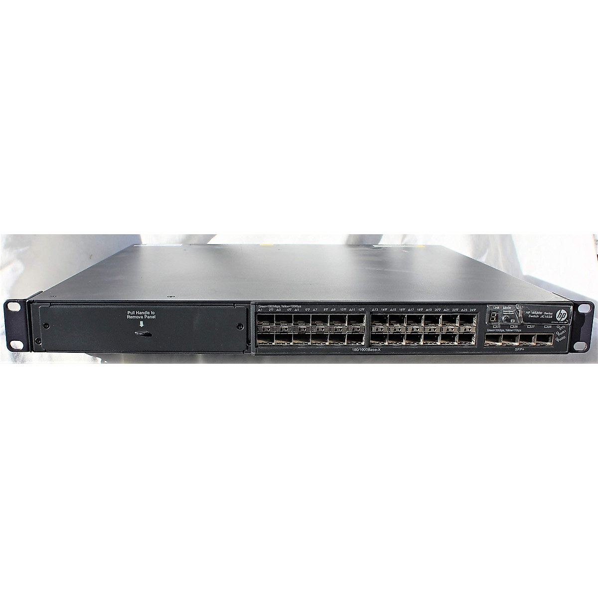 HP JC103A 5800-24G-SFP Switch - Switch - managed - 24 x Gigabit SFP + 4 x Gigabit SFP / 10 Gigabit SFP+ - rack-mountable