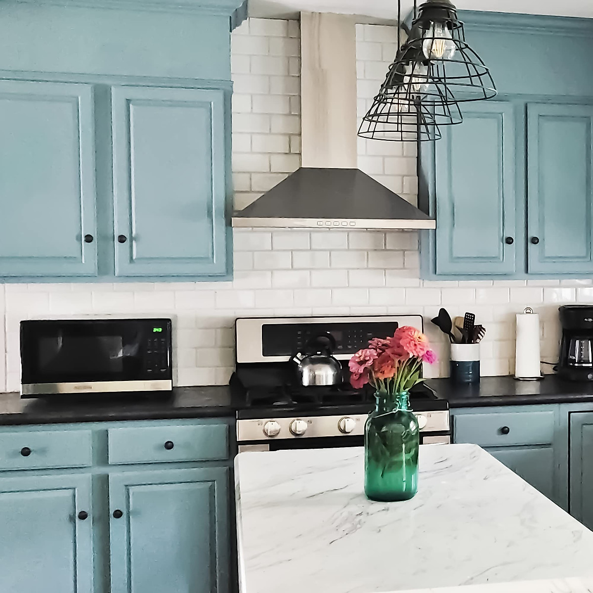 Beyond Paint Furniture, Cabinets and More All-in-One Refinishing Paint Quart- Color: Nantucket (BP05)