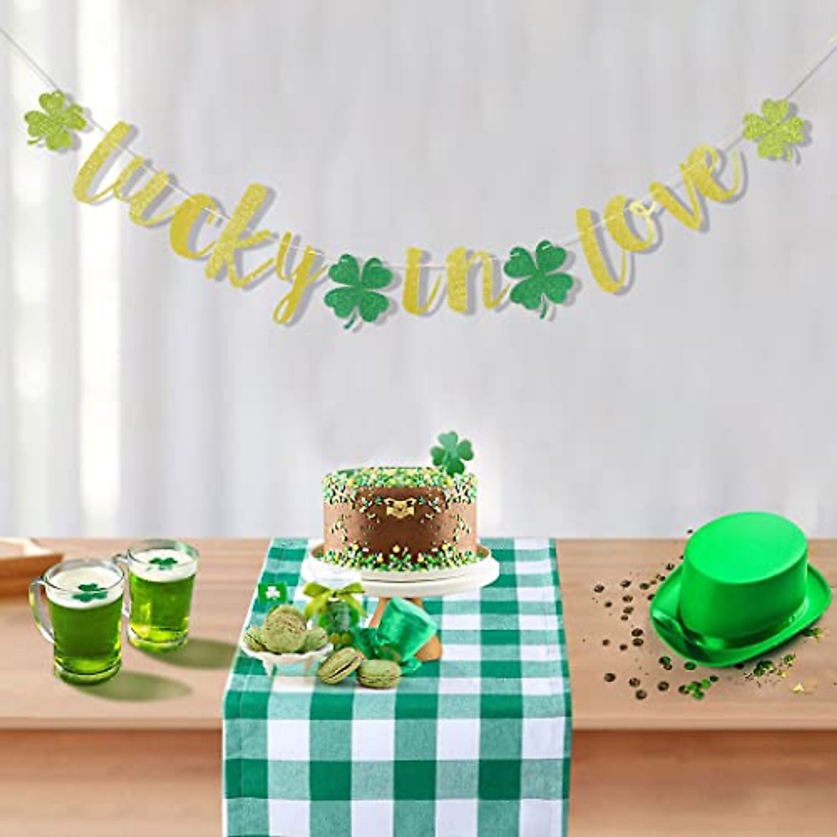 Lucky in Love Banner - St Patricks Day Decoration,st Patricks Day Banner,st Patricks Day Wedding Decor, St Patricks Day Bridal Shower,lucky in Love St Patricks Bachelorette Party Banner