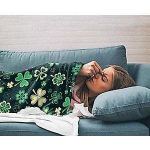 Happy St. Patrick's Day Throw Blankets Lucky Shamrocks Leaves Fuzzy Soft Flannel Fleece Bed Cover Bedspread Lightweight Cozy Luxury Blanket for for Couch Bed Sofa Chair 40x50In