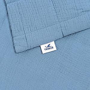 TWINOR Baby Muslin Quilt Blanket，Warm and Lightweight Crib Quilt Neutral Comforter for Newborn and Toddler Boys Girls (Baby Blue)