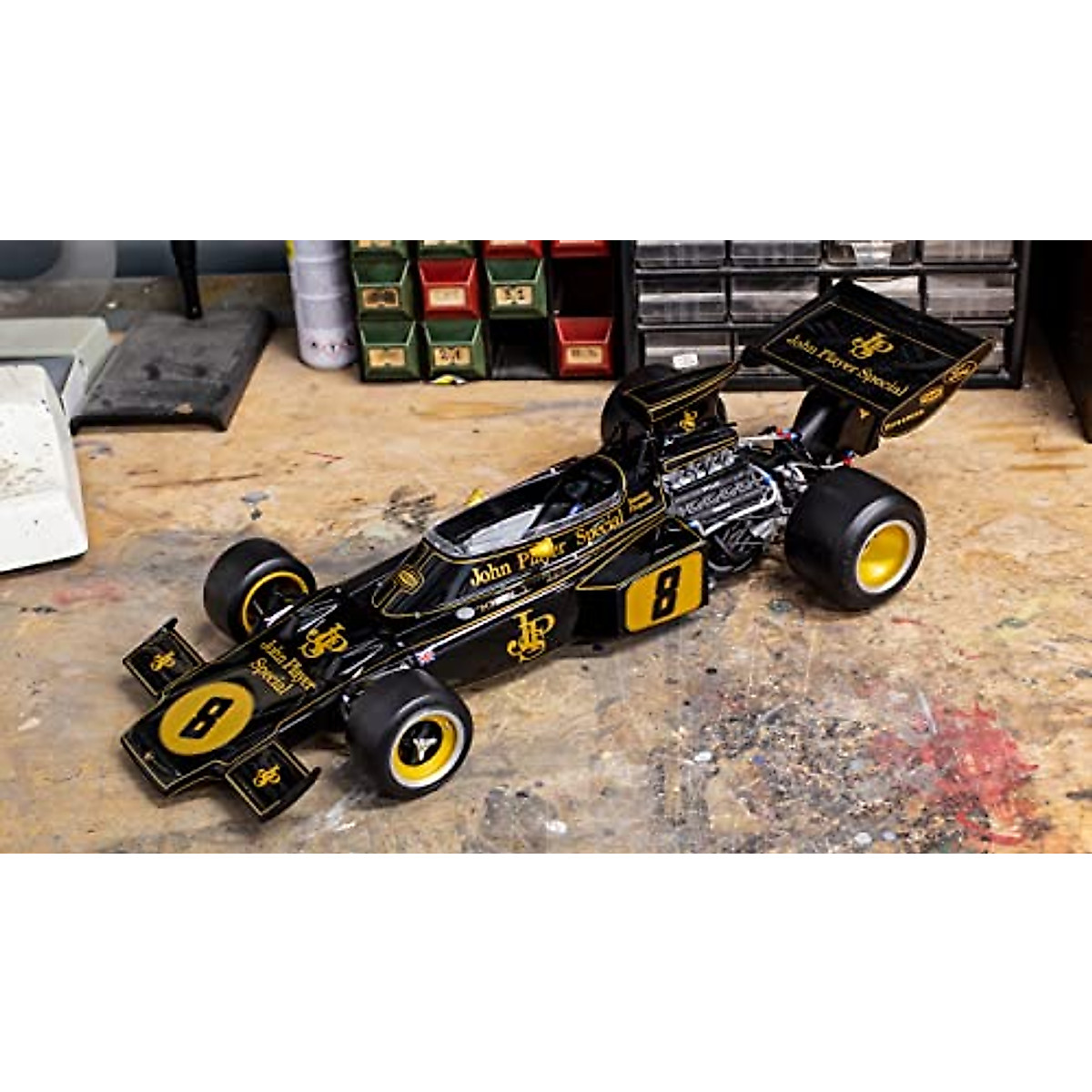 Pocher Lotus 72D John Player Special Emerson Fittipaldi 1972 British Grand Prix 1:8 Scale Diecast Model Kit HK114