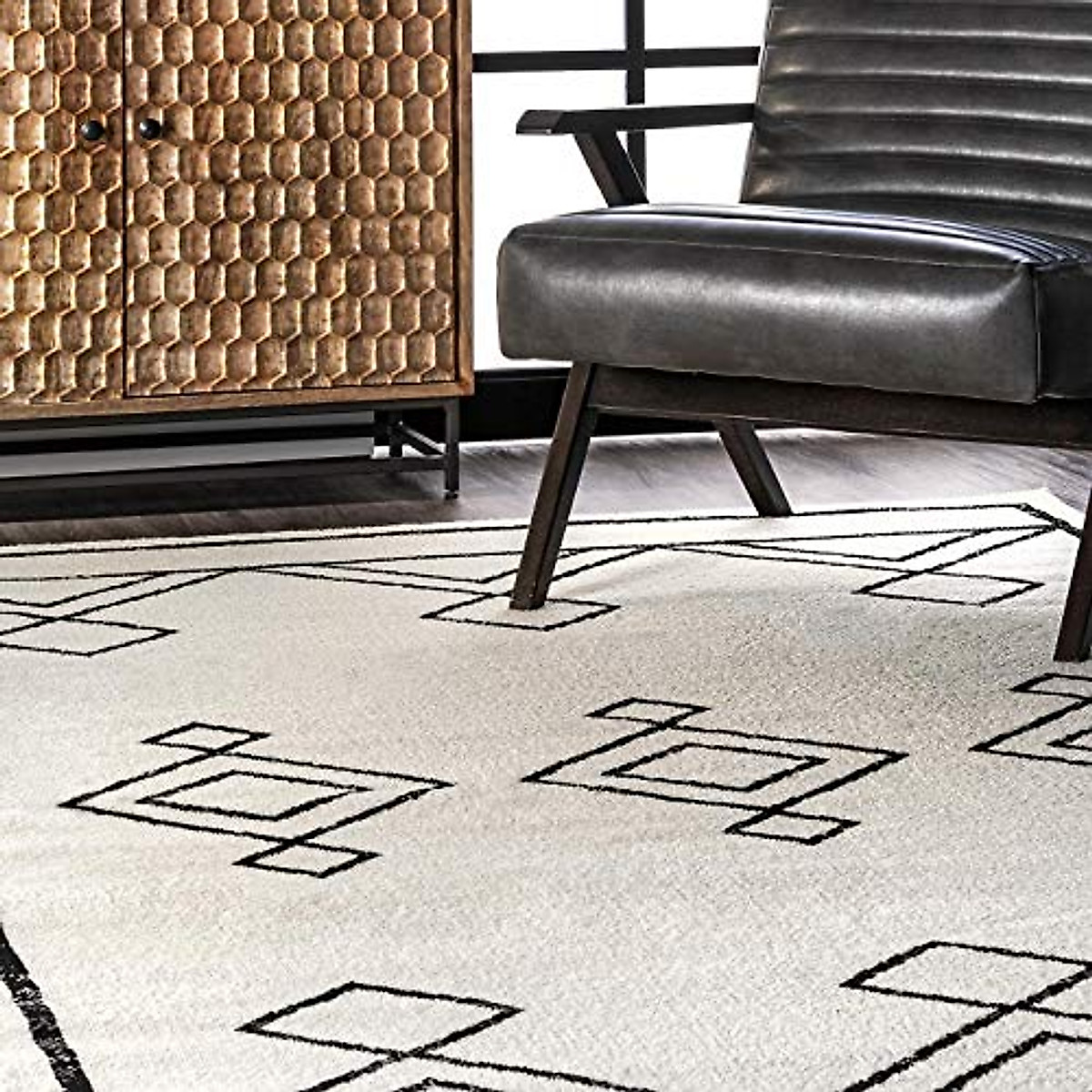 nuLOOM Saniyah Geometric Diamond Area Rug, 6' 7" x 9', Grey