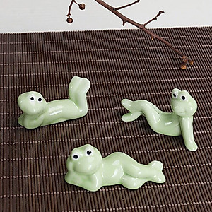 WAYUTO 3Pcs Japanese Ceramic Chopstick Stand Rest Cute Animal Chopstick Rest Rack Dinner Spoon Stand Knife Fork Holder Frog Porcelain Chopstick Rest Holder for Dining Table Tableware Rest
