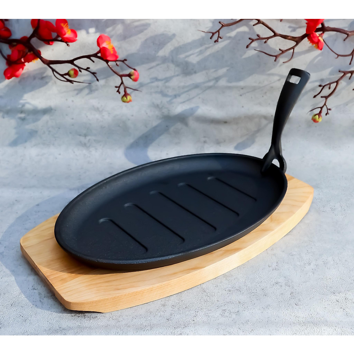 Ebros Personal Size 10.5" By 7" Enamel Coated Cast Iron Sizzling Fajita Skillet Ridged Japanese Steak Plate With Handle and Wood Base For Restaurant Home Kitchen Cooking Pan Grilling Meats Seafood