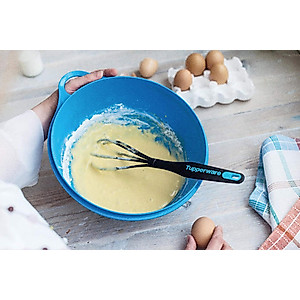 Tupperware Thatsa Bowl 19-cup in Salt Water Taffy Blue by Tupperware