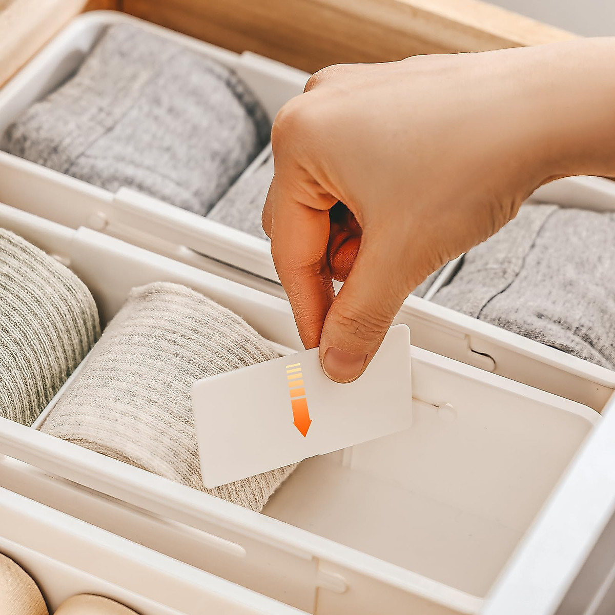 DIMJ Drawer Organizers, Expandable Desk Drawer Organizer Plastic Storage Bins, Dresser Organizer for Nursery，Bathroom, Kitchen, Makeup, Office, White, 4 Pack，2L,2M