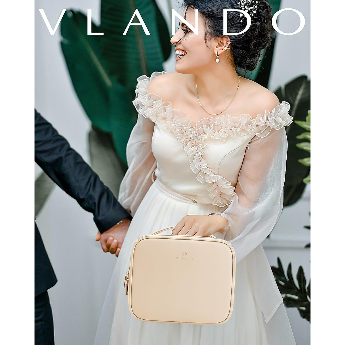 Vlando Travel Makeup Bag, Makeup Bag Organizer,Gift Ideas for Women Girls,Makeup Storgae Bag with Dividers and Handle,Gifts for Christmas,Birthday,Wedding Beige