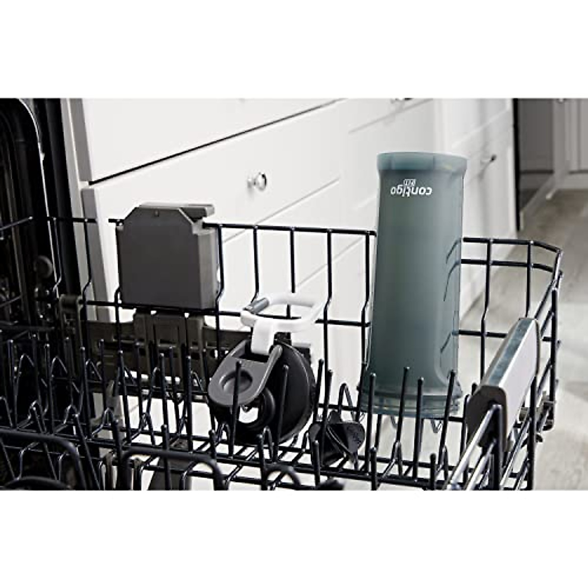 Contigo Fit Shake & Go 2.0 Shaker Bottle with Leak-Proof Lid, 28oz Gym Water Bottle with Whisk and Carabiner Handle, Dishwasher Safe Mixer Bottle, 2-Pack Periwinkle & Sake