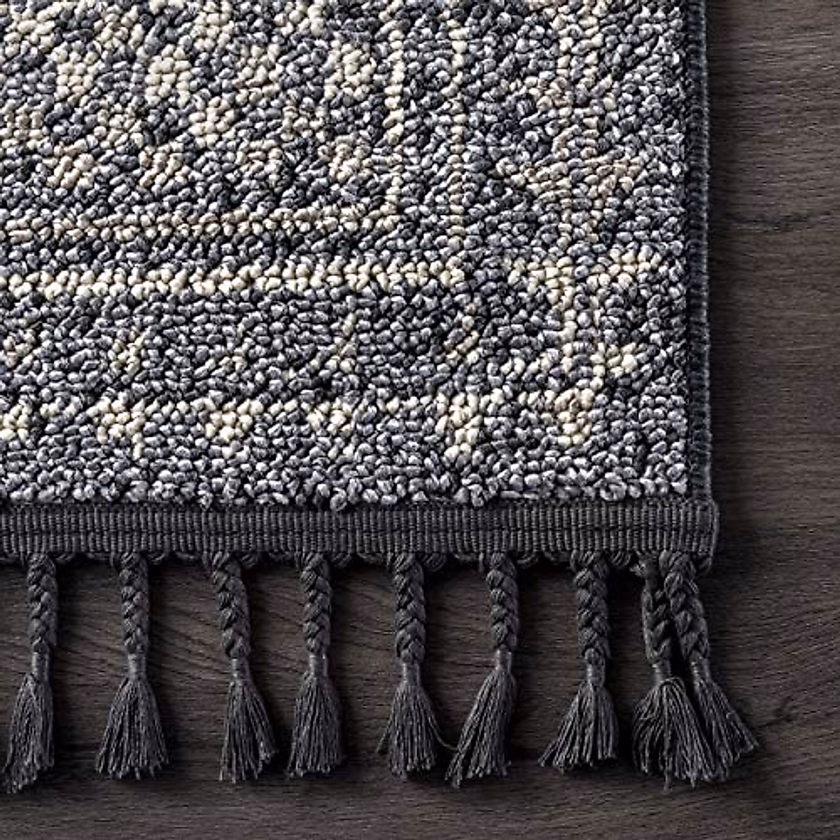 nuLOOM Claudia Diamond Tassel Runner Rug, 2' 6" x 12', Grey