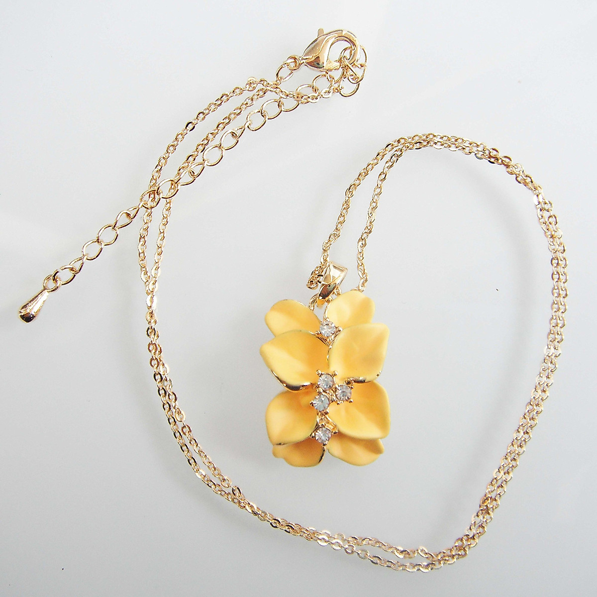Navachi 18k Gold Plated Clear Crystal Yellow Enamel Leaves Flower Az6076p Pendant Necklace 16"+2"