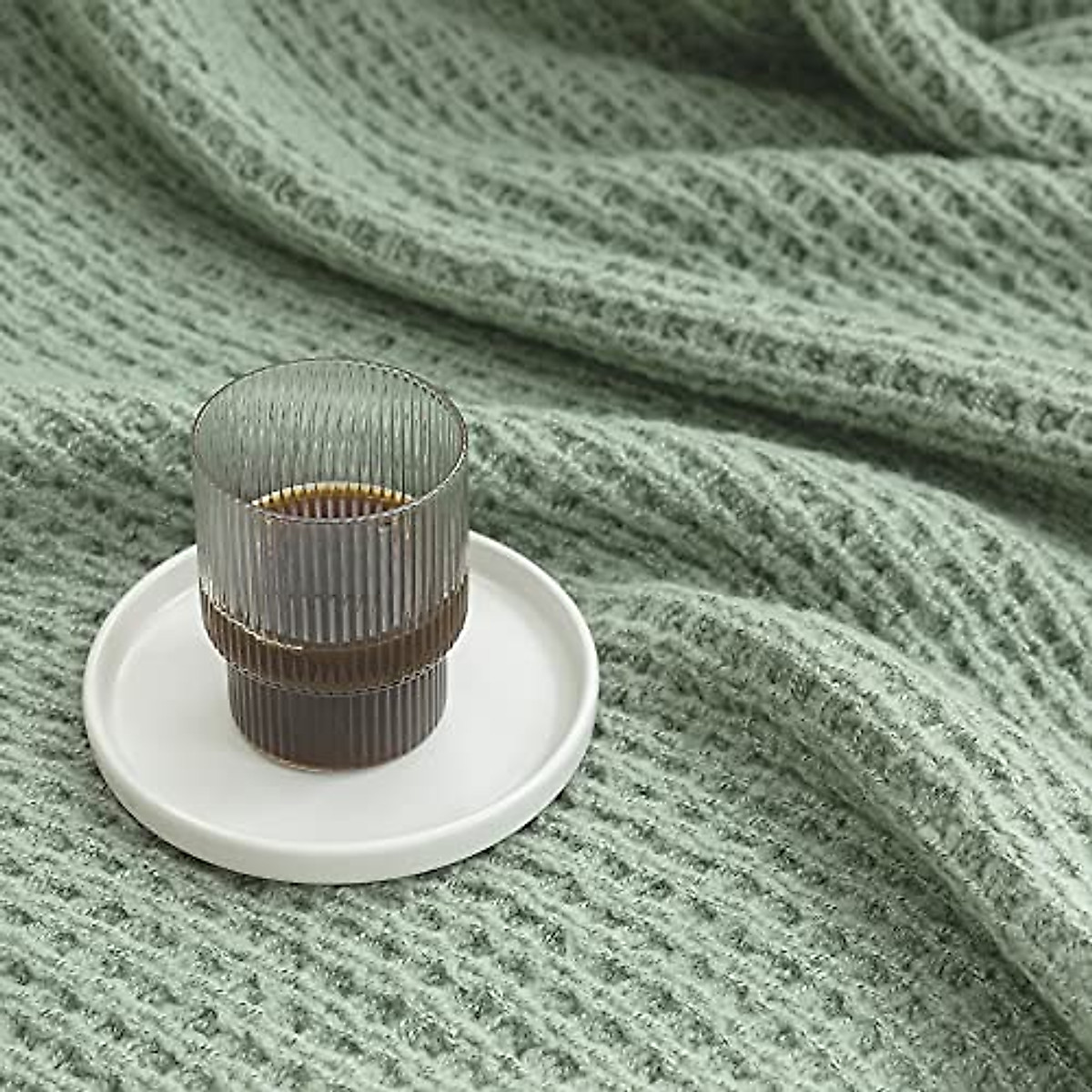 Amélie Home Sage Green Waffle Honeycomb Knit Throw Blanket with Ruffled Fringe, Lightweight Soft Cozy Chunky Wool Modern Farmhouse Checkered Knitted Throw Blankets for Couch Bed Sofa, 50'' x 60''