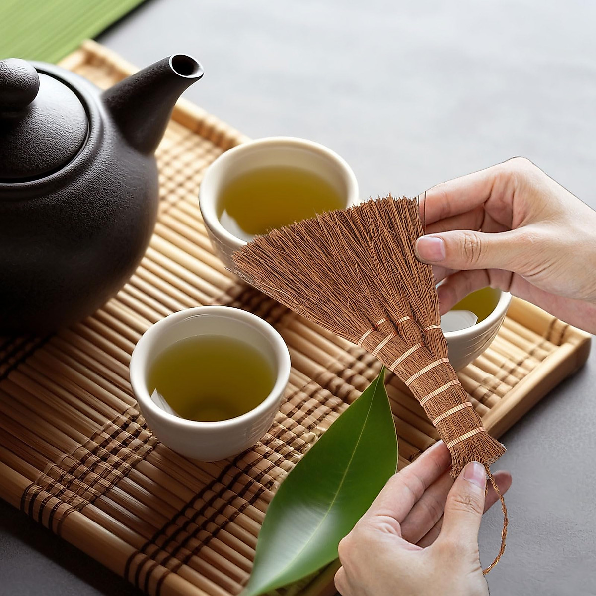 Whisk Broom, Mini Broom for Home Tea Tray Small Whisk Broom Small Broom Small Straw Tea Hand Broom Sweet Broom Tea Leaves