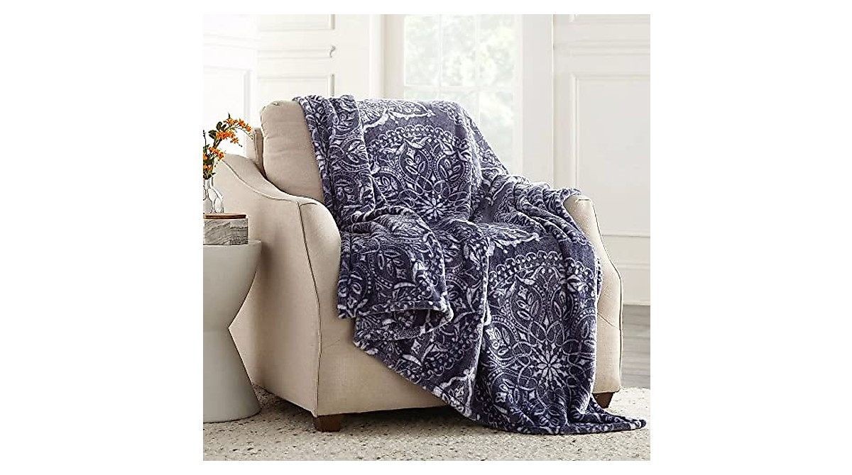 Member's Mark Lounge Throw 60x70 Reversible Cozy Blanket