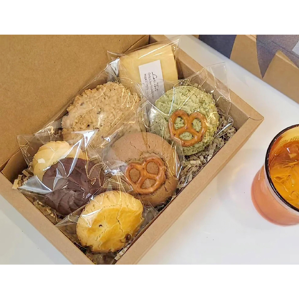 YunKo 100PACK Self Sealing Cellophane Bags Clear Cookie Bags for Gift Giving Treat bags for Packaging Cookies, Candy, Gifts(4x4 Inch)