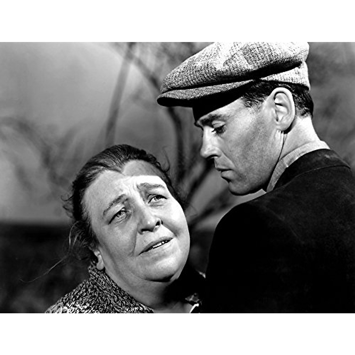 The Grapes Of Wrath Jane Darwell Henry Fonda 1940 Tm And Copyright (C) 20Th Century-Fox Film Corp All Rights Reserved Photo Print (28 x 22)