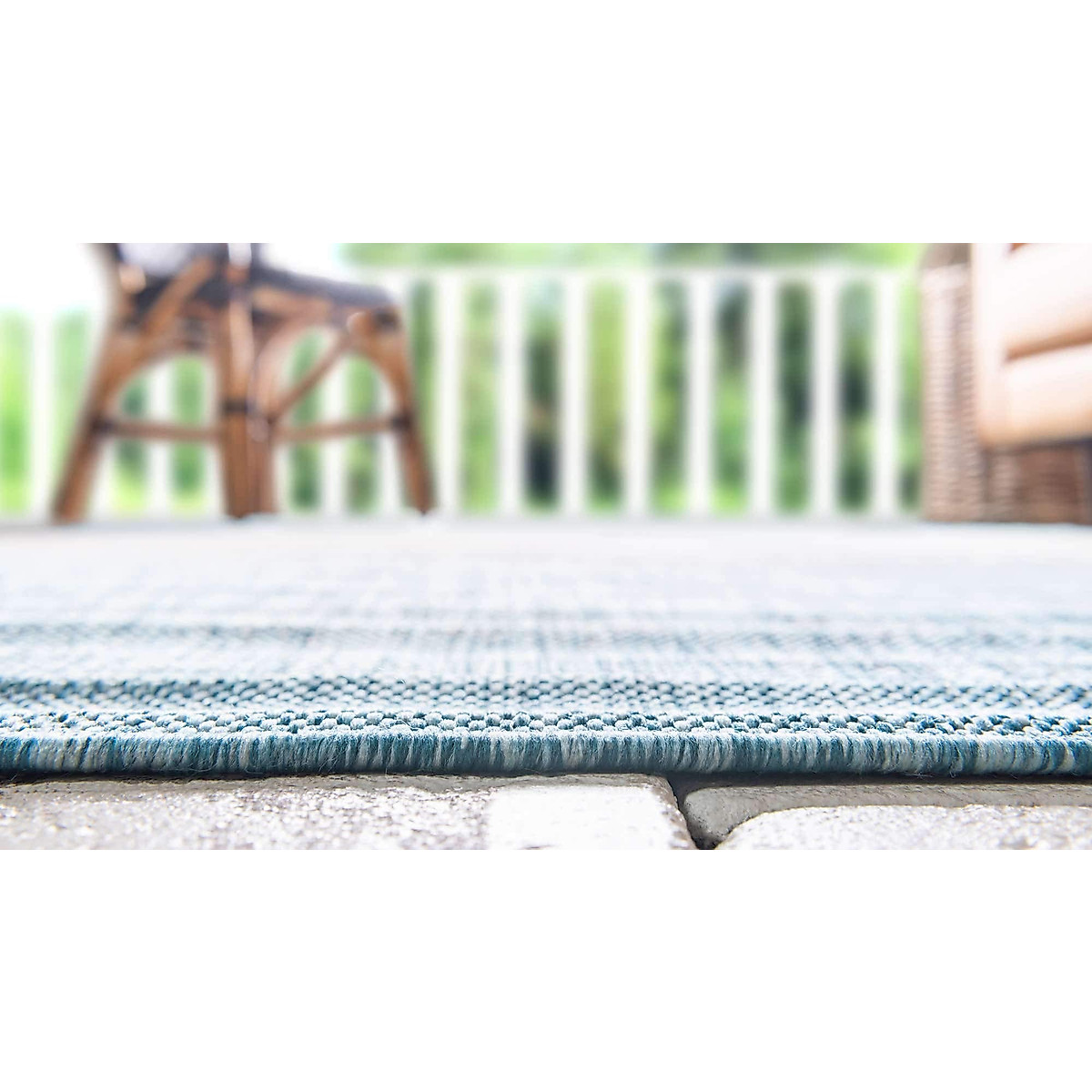 Unique Loom Outdoor Modern Collection Area Rug - Ombre (5' 3" x 8' Rectangle, Aqua/ Ivory)