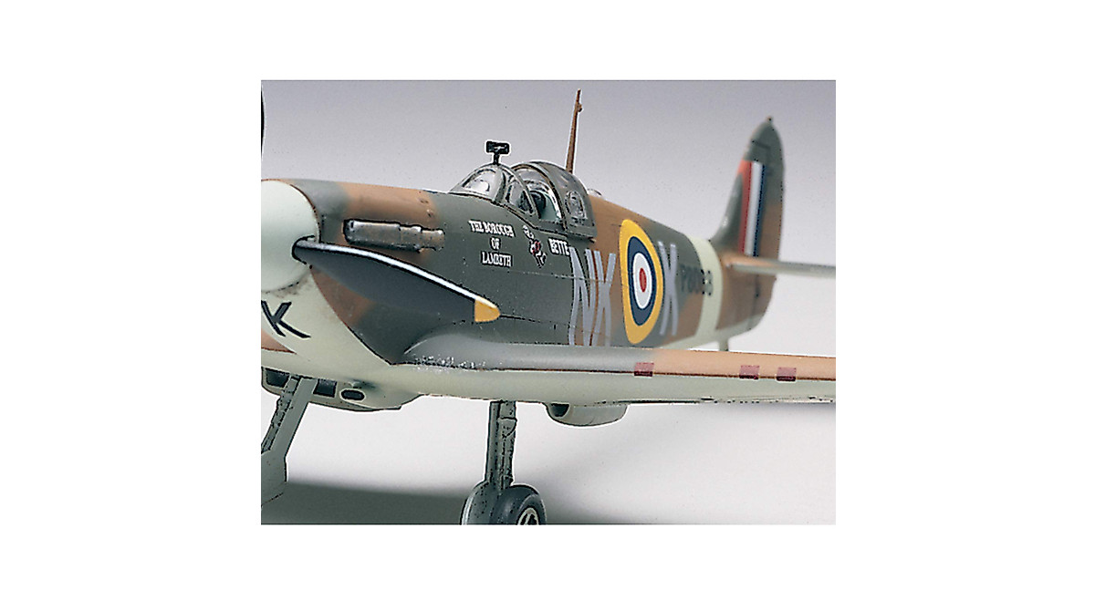 Revell 1:48 Spitfire MKII Model Kit - Detailed WWII Fighter