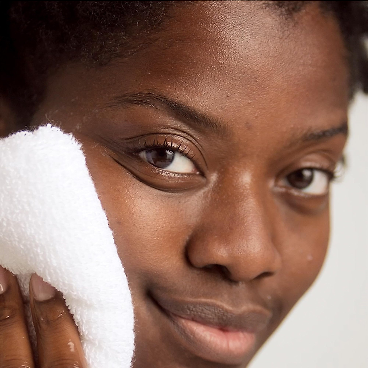 Juice Beauty Green Apple Brightening Gel Cleanser - 133 mL - Exfoliates + Visibly Refines Skin - Vegan, Cruelty Free