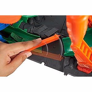 Hot Wheels Toy Car Track Set City Dragon Drive Firefight & 1:64 Scale Toy Firetruck, Connects to Other Sets