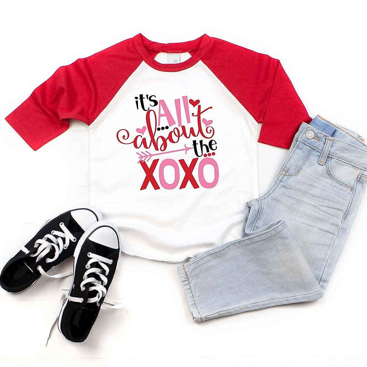 Bump and Beyond Designs Valentine's It's All About The XOXO Valentine's Day Shirt (Red 6-8)