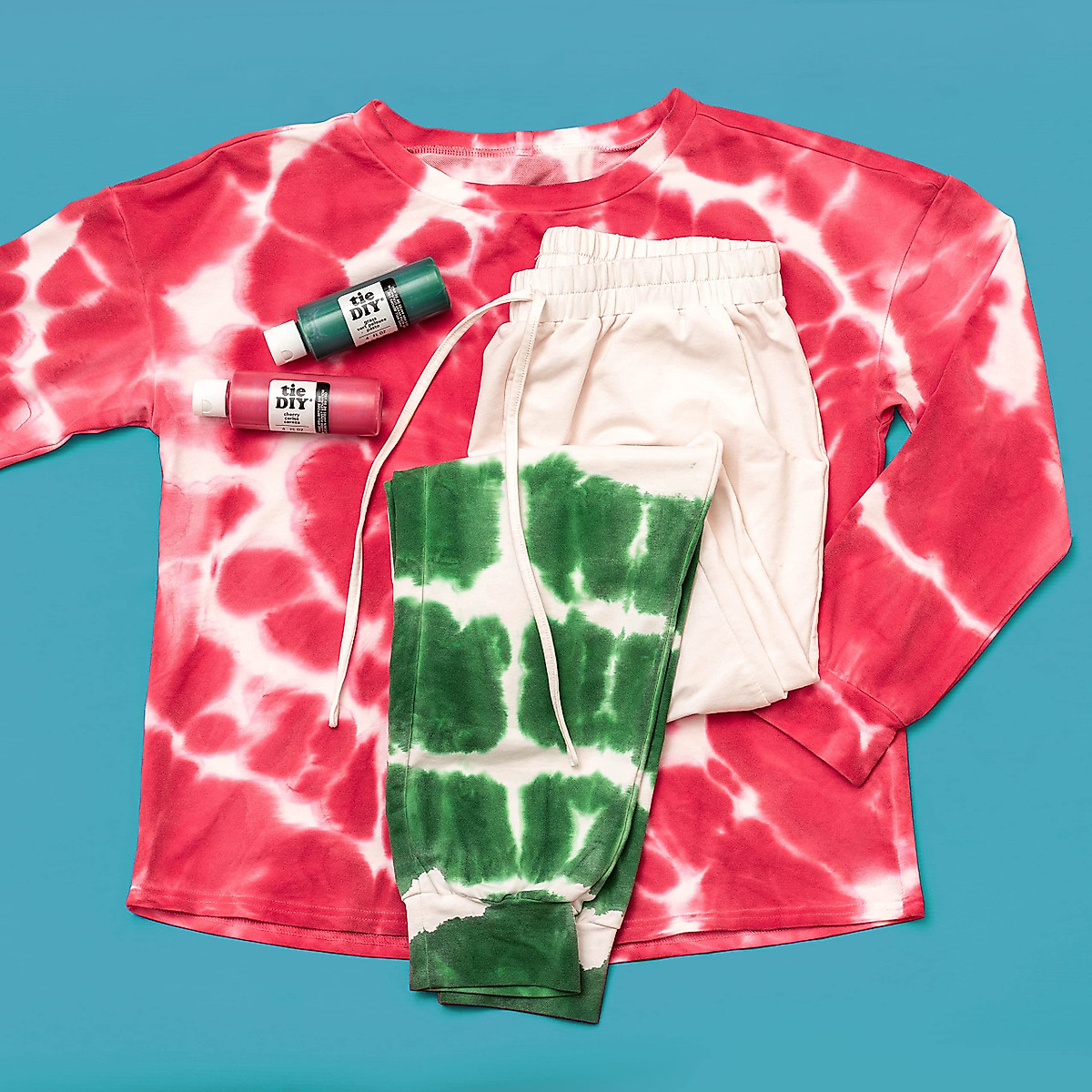 American Crafts AC Tie Dye Kit 12 Color Set One-Step Kit | 12 Bright Colors, Easy to Use Bottles | Tie Dye Party Kit, Tie-Dye Kits for Adults, Tie Dye Kit for Kids, Large Groups, TyeDye Kit