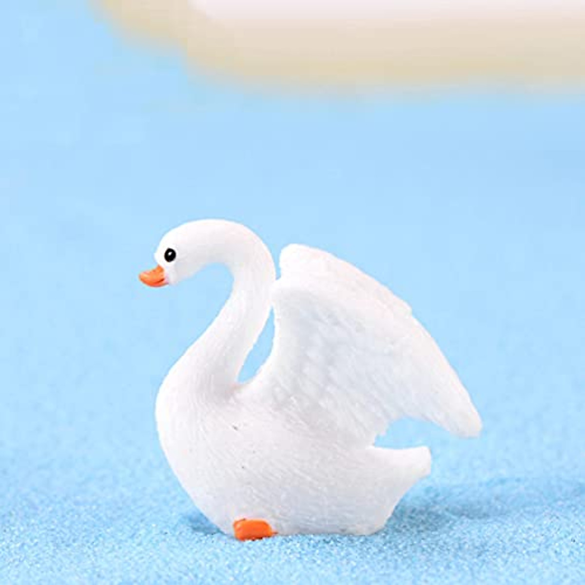 HEALLILY 2pcs Miniature Swan Resin Swan Statue White Swan Figurine Swan Couple Decor Elegant Swan Gift Cake Topper for Fairy Garden Micro Landscape