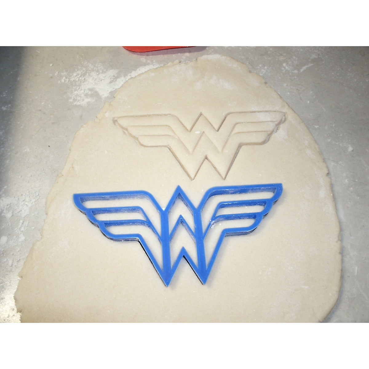 WOMAN SUPERHERO W DETAILED COOKIE CUTTER BAKING TOOL USA PR511