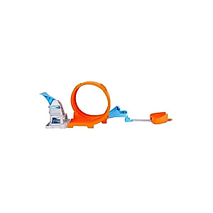 Hot Wheels Toy Car Track Set Loop Stunt Champion, Dual-Track Loop with Dual-Launcher, Includes 1:64 Scale Toy Car