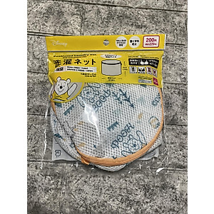 DAISO Cushioned Laundry Net -Winnie the Pooh-