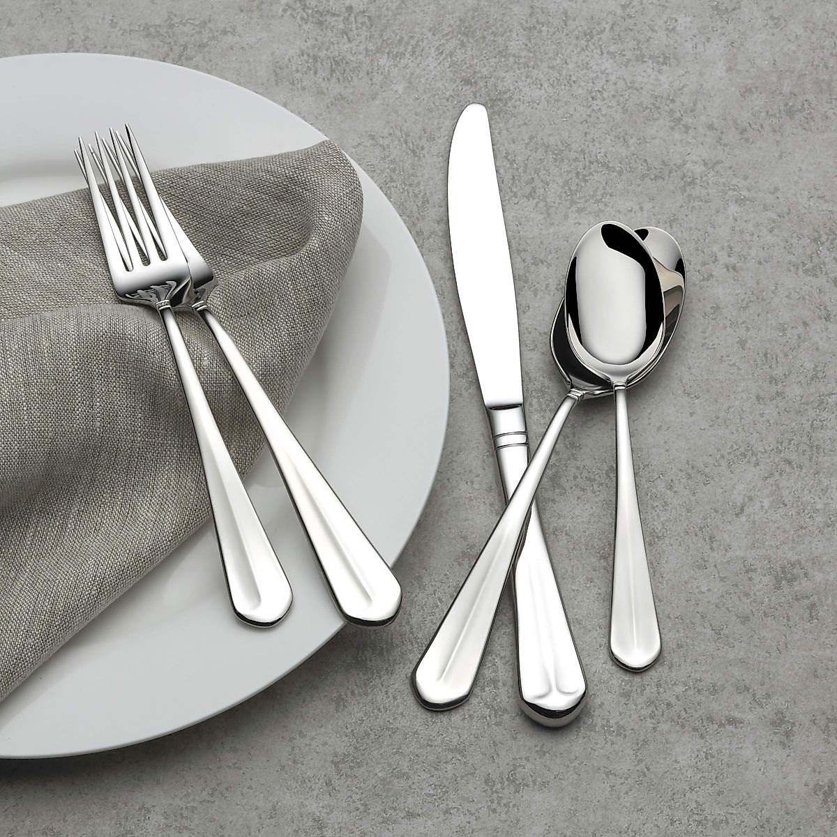 Mikasa Colette Flatware, 45 Piece Set, Silver