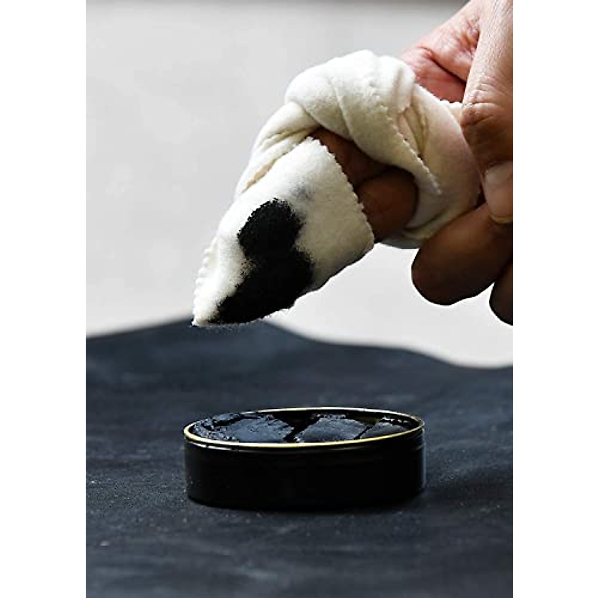 SAPHIR Medaille d’Or Pate De Luxe - Natural Wax Shoe Polish for Leather Shining - 50ml - Wax Yellow