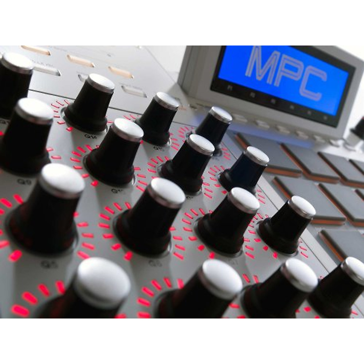 Akai Professional MPC Renaissance | Music Production Controller with 9GB+ Sound Library Download (24-bit / 96 kHz)