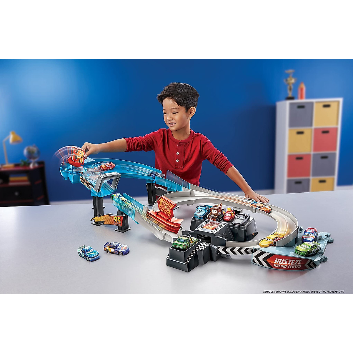 Disney Car Toys Rust-Eze Double Circuit Speedway Playset Test Track Set For Drift, Race and Crash Competitions, With Lightning McQueen Vehicle, Kids Birthday Gift For Ages 4 Years and Older