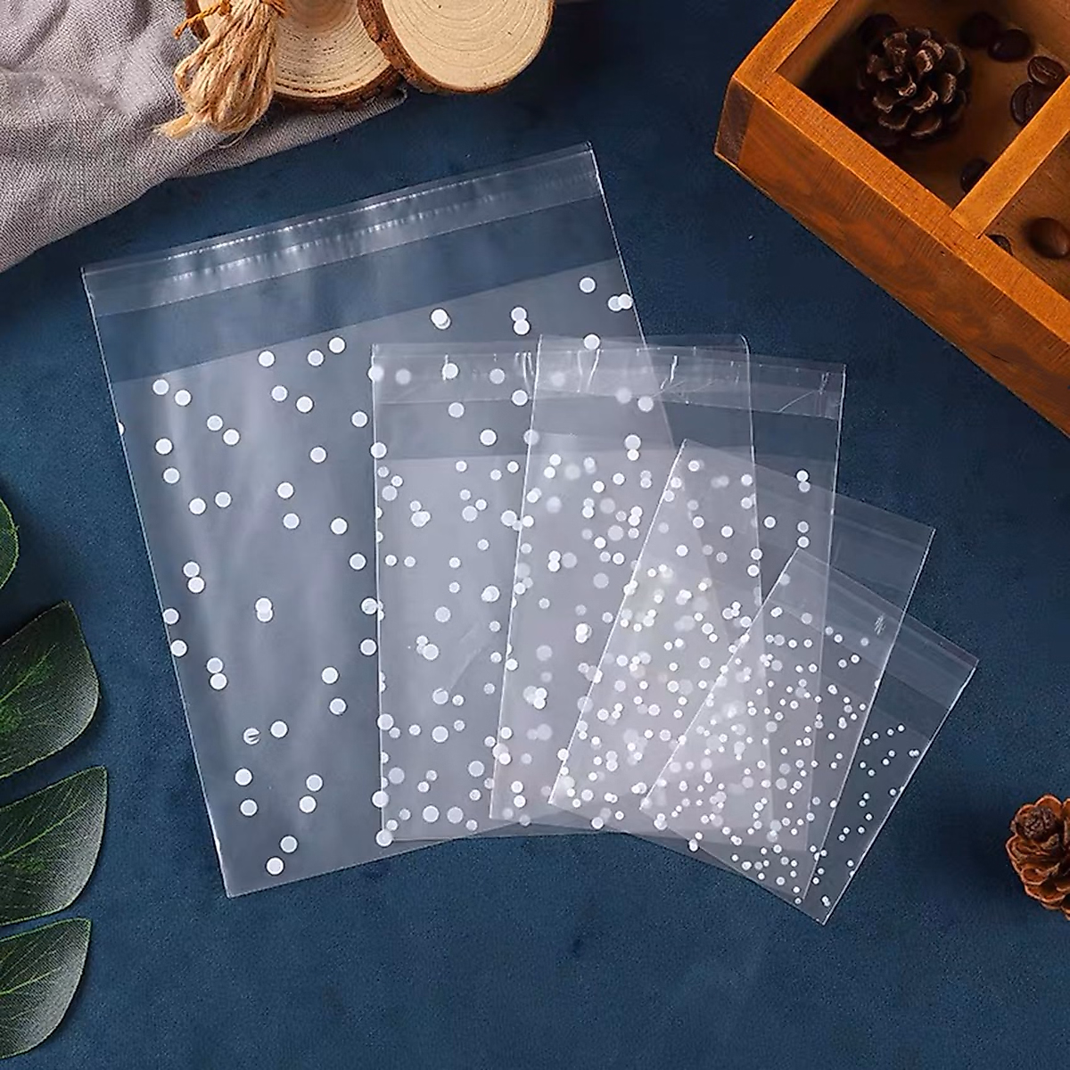 Self Sealing Cellophane Bags,200 Pcs Clear Cookie Bags Resealable Cellophane Bag for Packaging Packaging Bakery,Gifts,Favors, (4"x4")