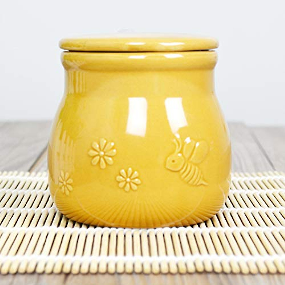 Ceramic Relief Bee Honey Jar Food Storage Jar Candy Dish Snack Can with Seal Lid